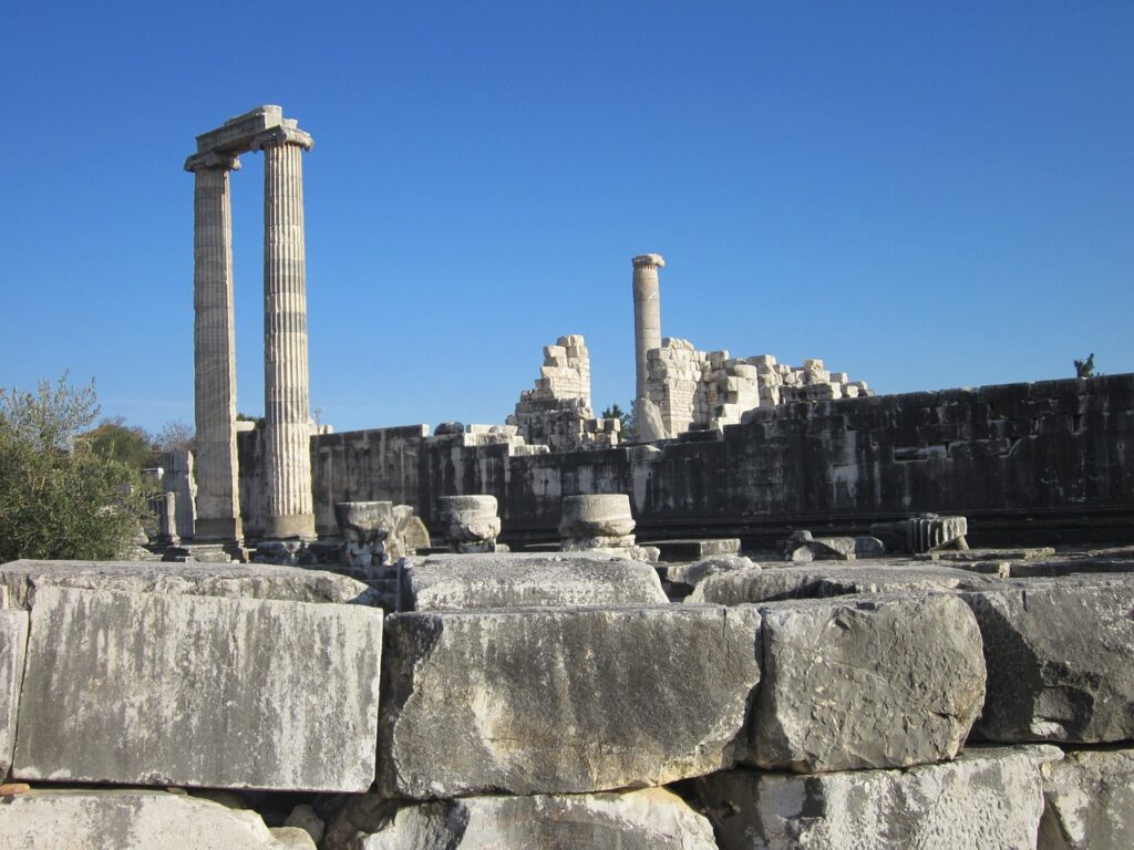 Apollo: The Greek God of Arts and Prophecy – Fate Lines